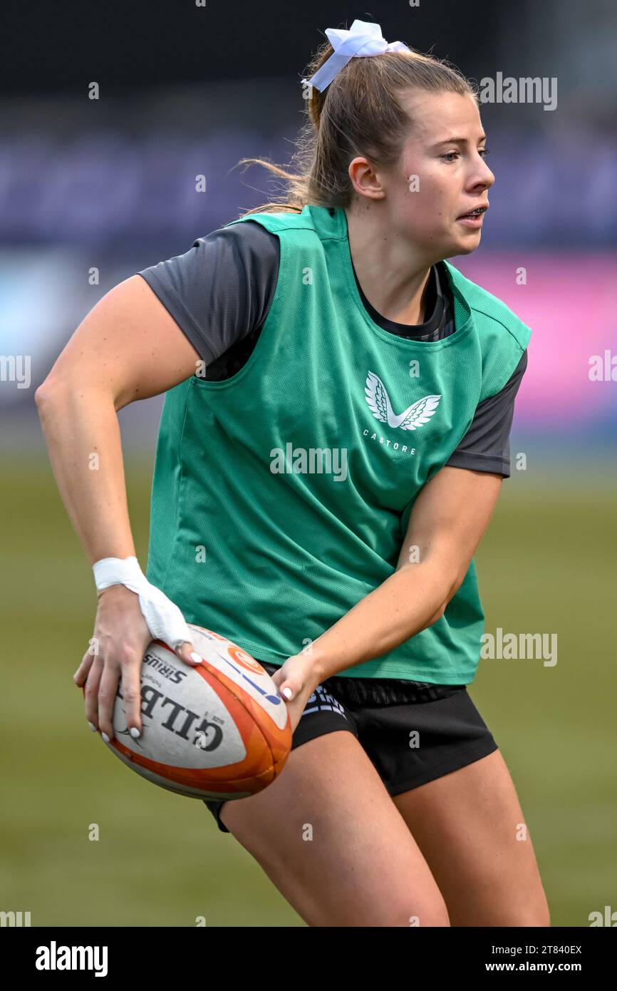 Zoe Harrison of Saracens Women warms up before the Womens Allianz ...