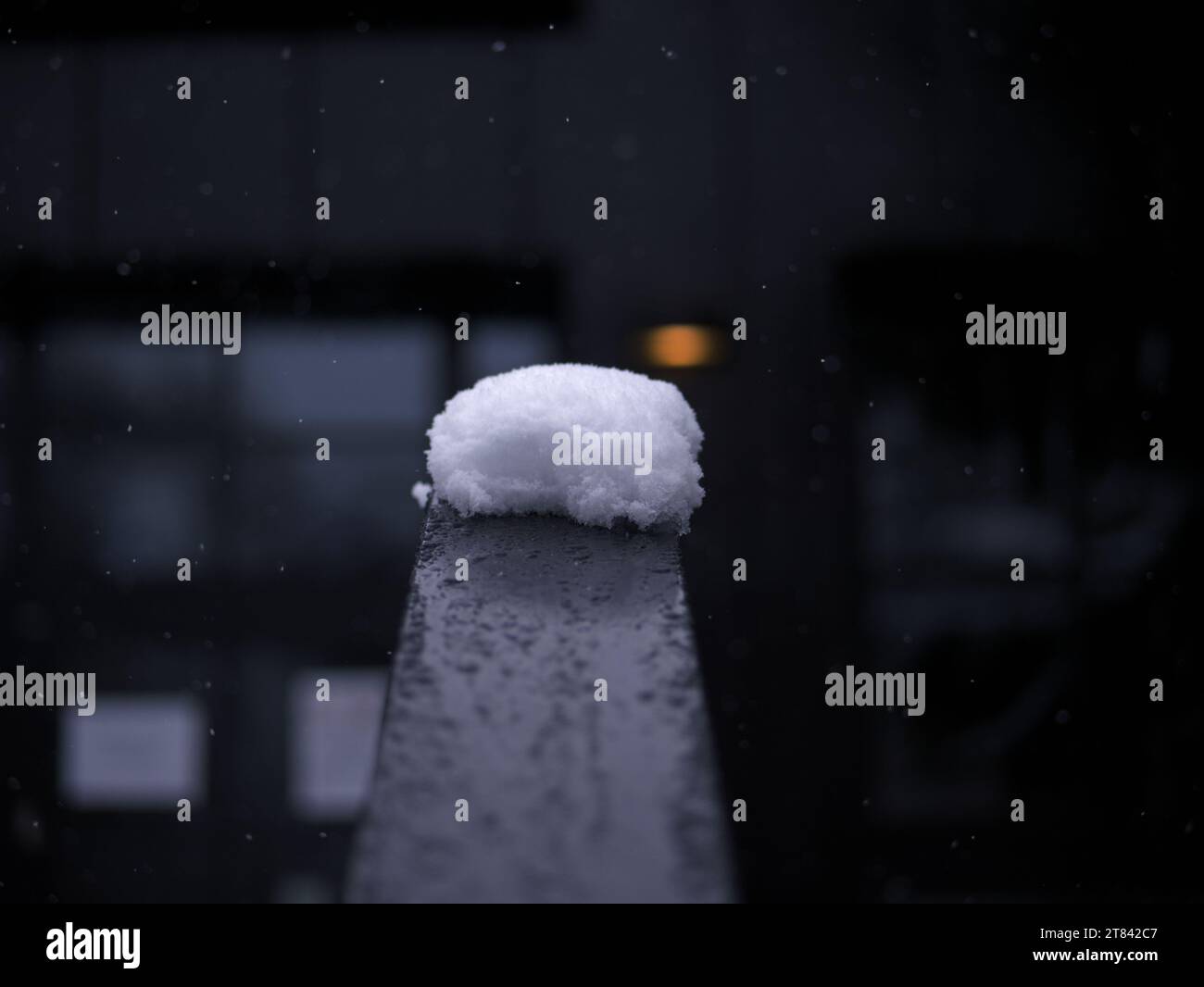 Raindrops and snow on the railing hi-res stock photography and images ...