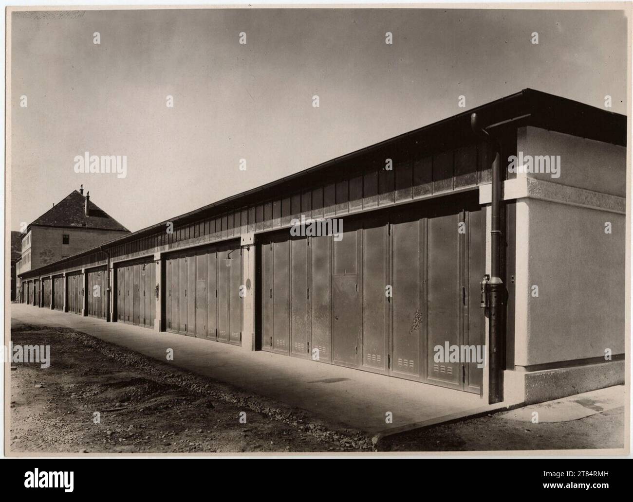 Martin Gerlach jun. Rennweg barracks - garage. Silbergelatine around ...
