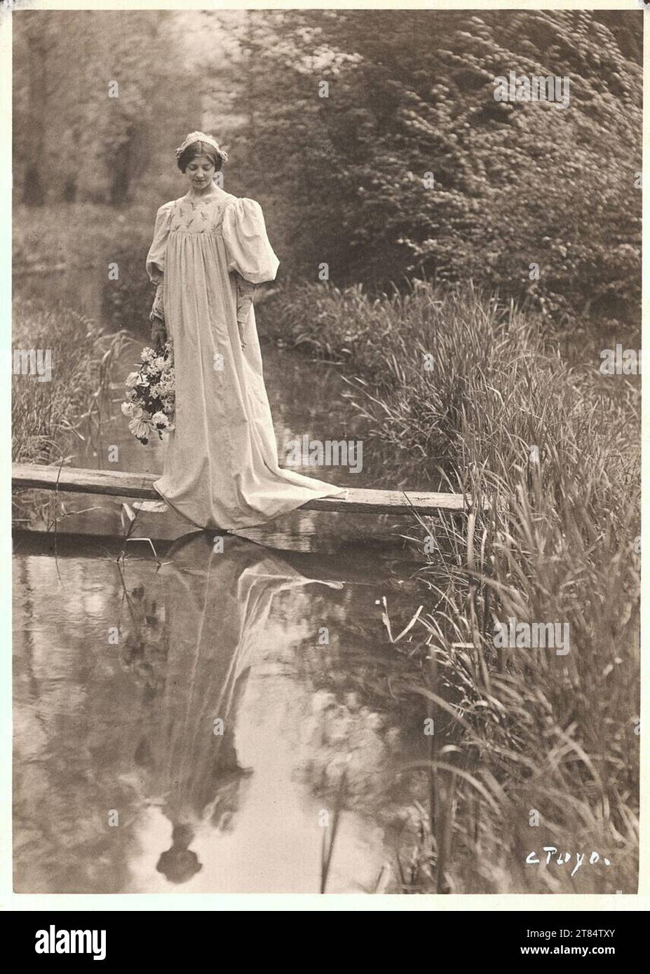 Constant Puyo Woman on a jetty. Luna paper pattern, platinum paper, two ...