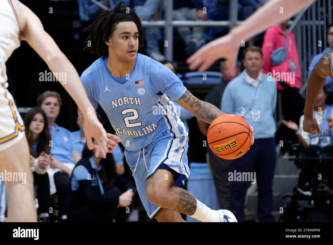 North Carolina guard Elliott Cadeau (2) brings the ball upcourt against ...