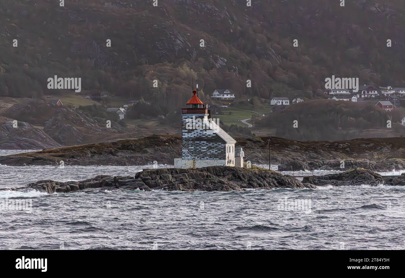 Flover Leuchtturm Der Flover Leuchtturm norwegisch: Flavaer fyr wurde ...