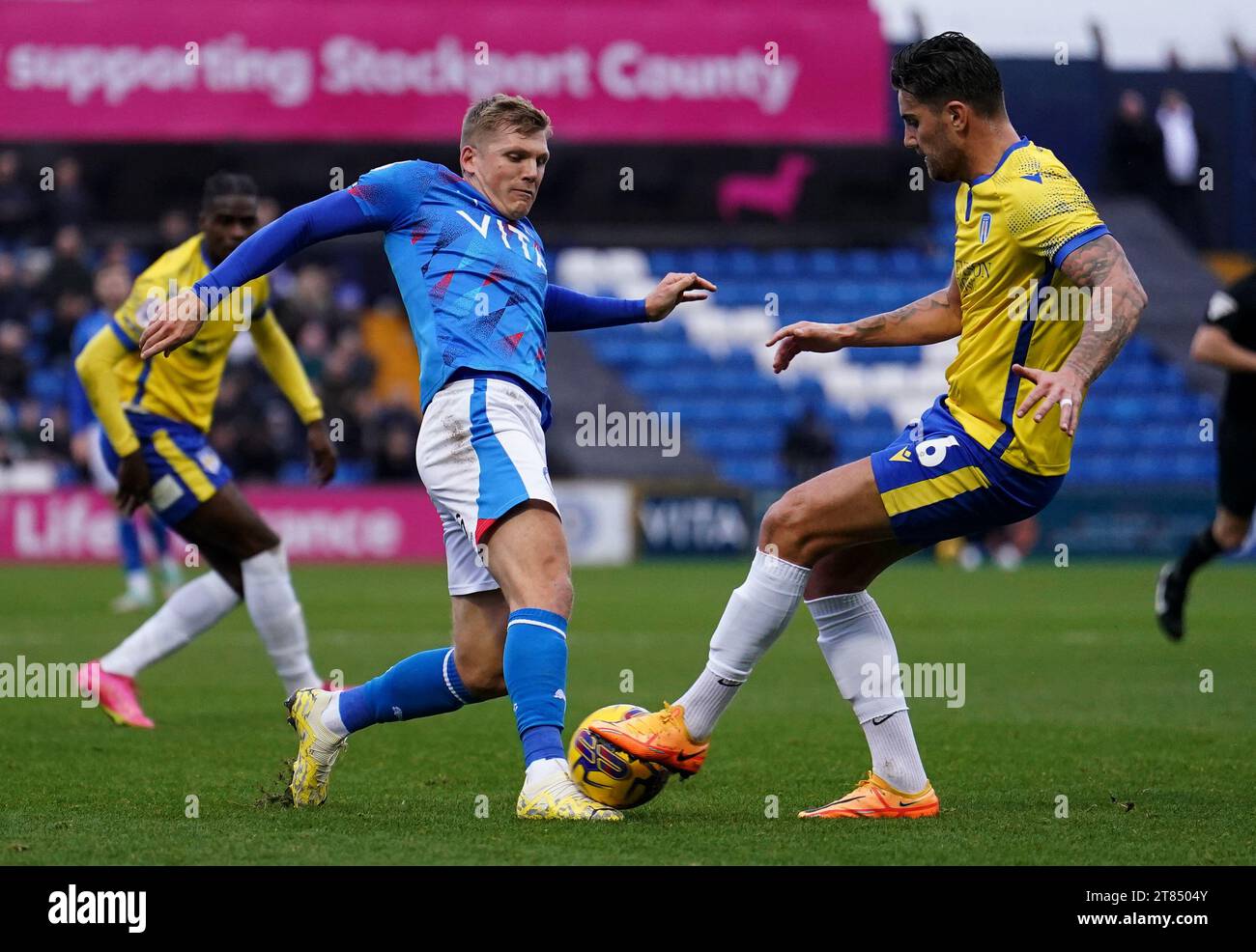 League two tom dallison hi-res stock photography and images - Alamy