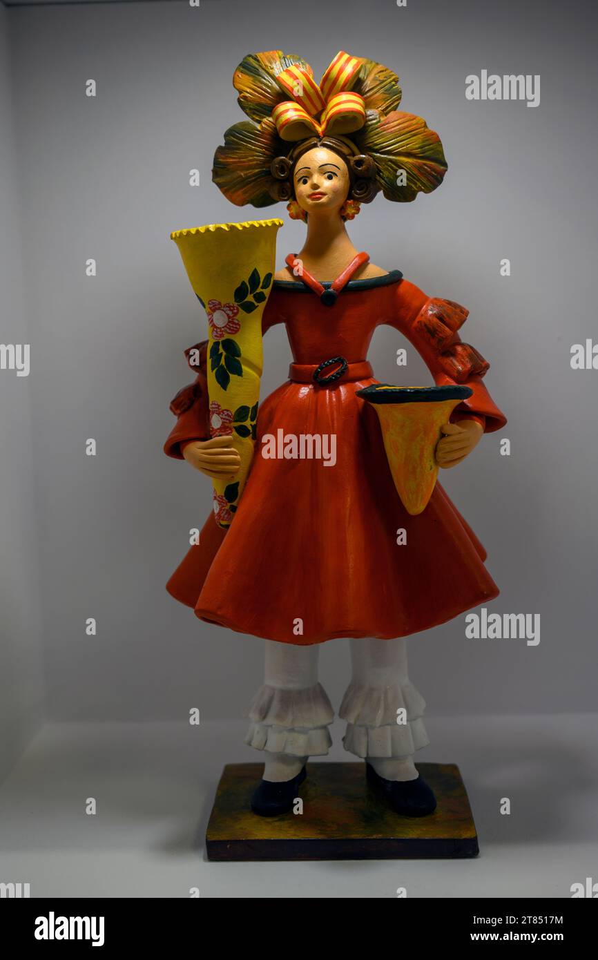 Local figures Estremoz clay figure an intangible cultural world ...