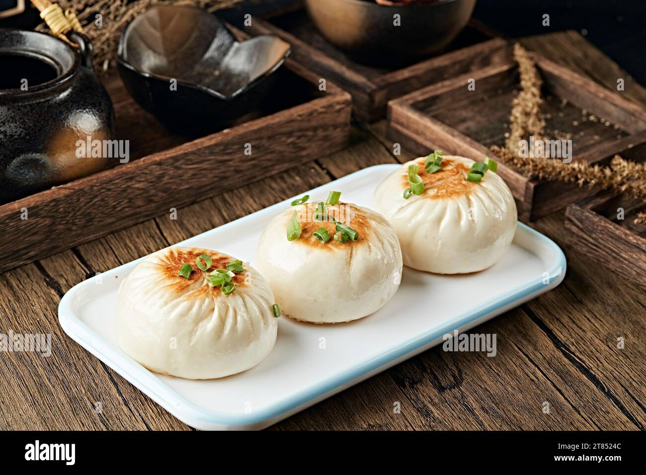 Sheng Jian Bao, Shanghai-style Pan-fried Bun Stuffed with Pork Stock ...