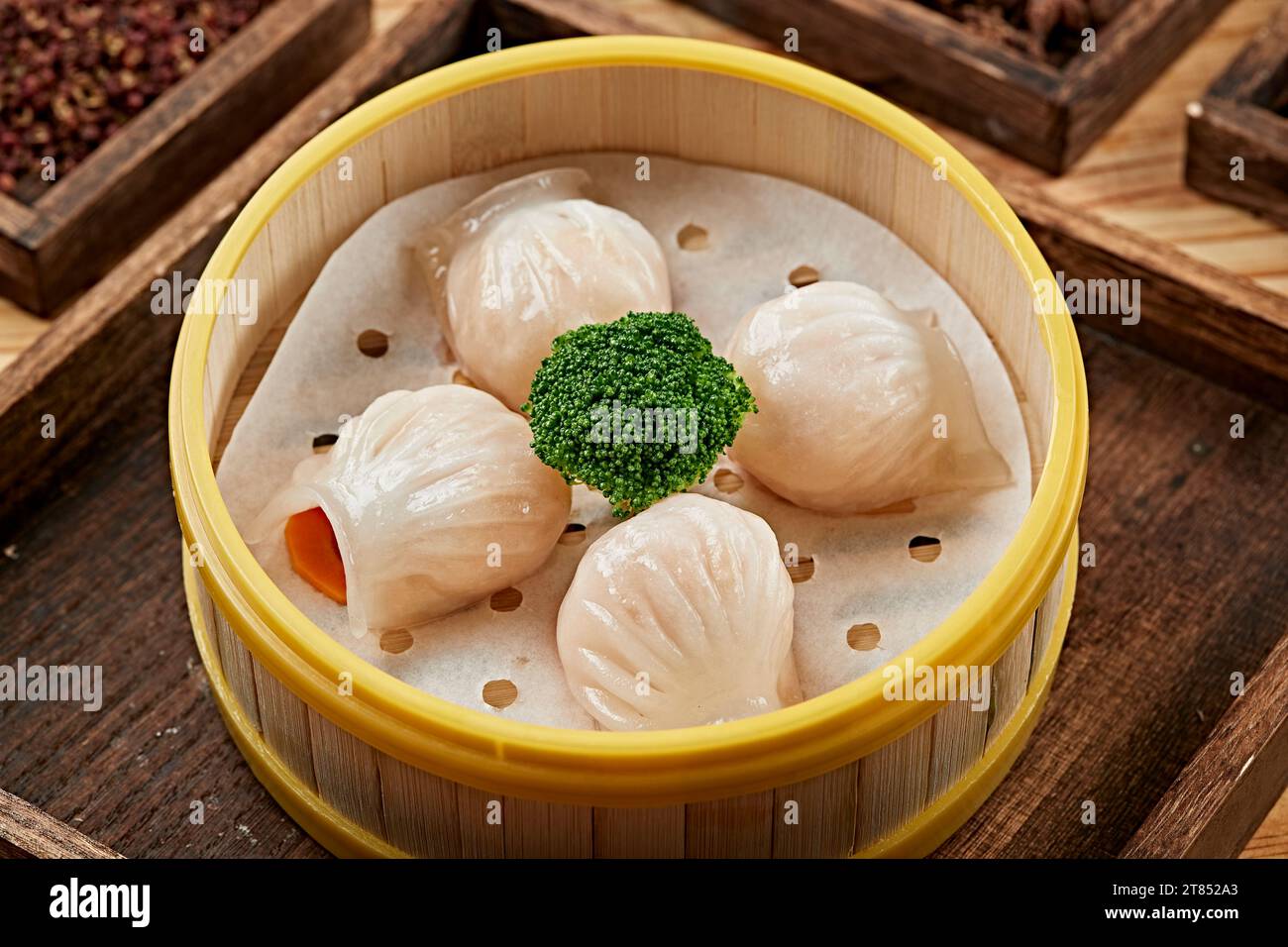 HAR-GAO PRAWN DUMPLING ，dim sum- Steamed prawn dumpling in a bamboo ...