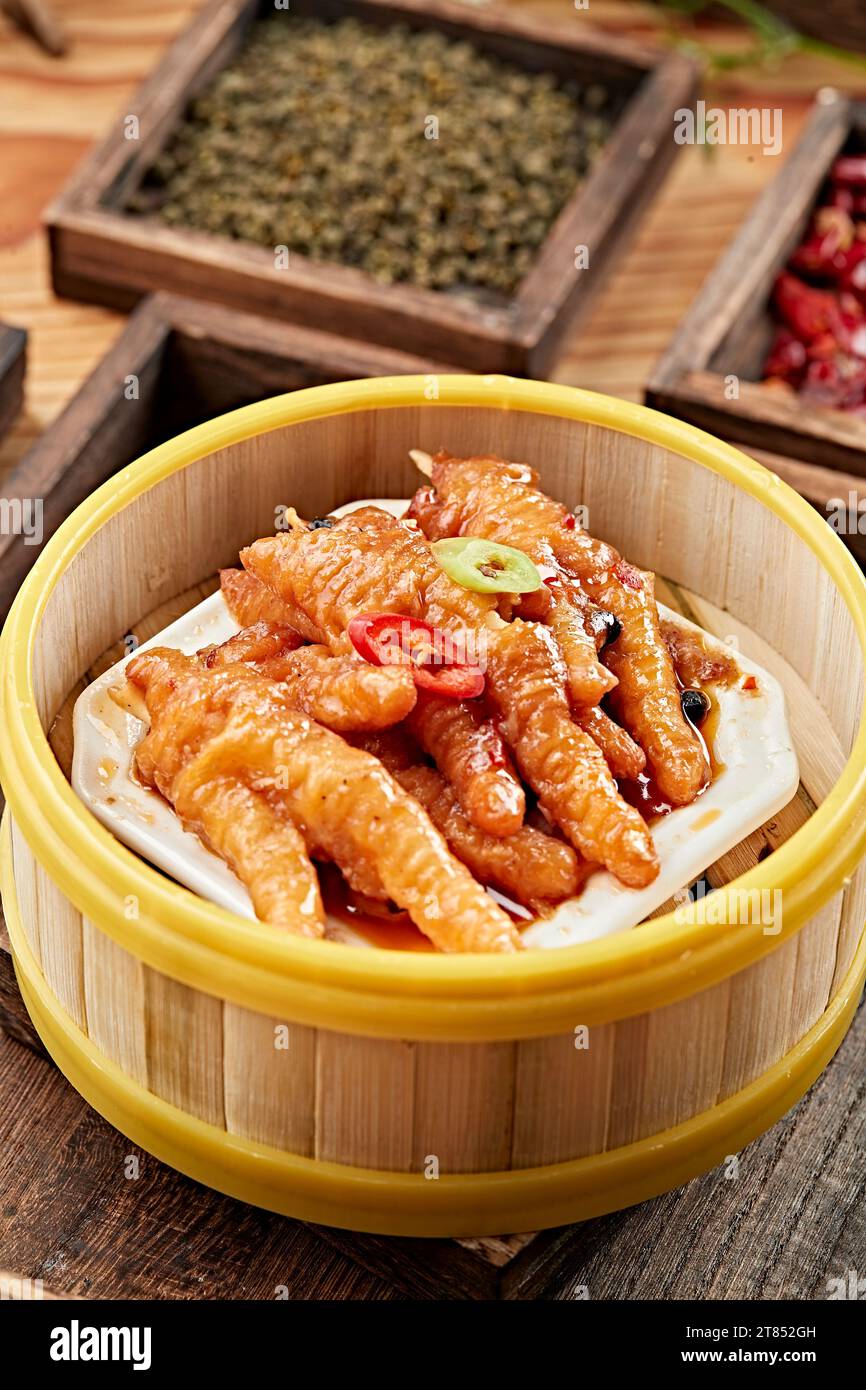 Chicken xo hi-res stock photography and images - Alamy