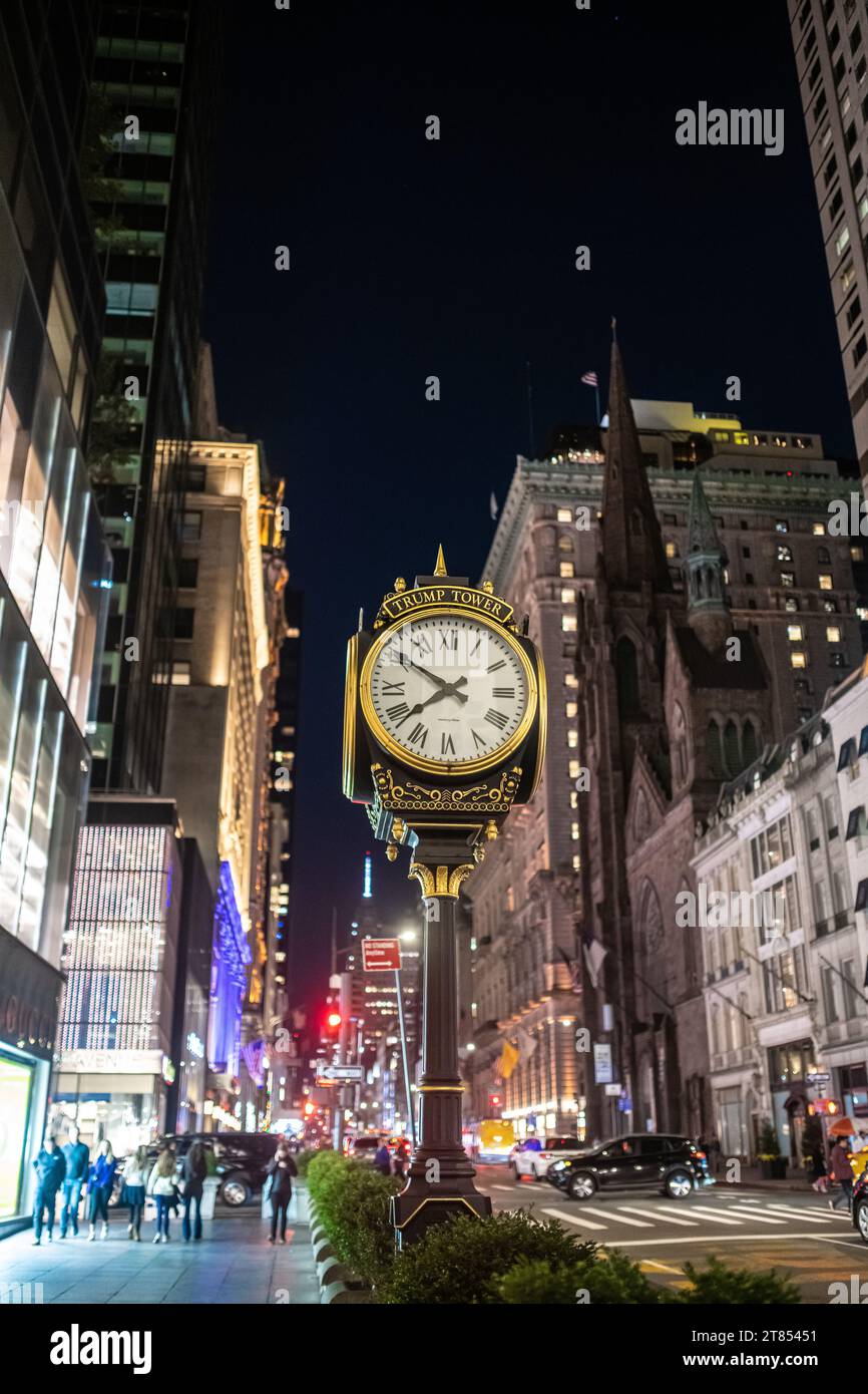 Trump tower clock foto hi-res stock photography and images - Alamy