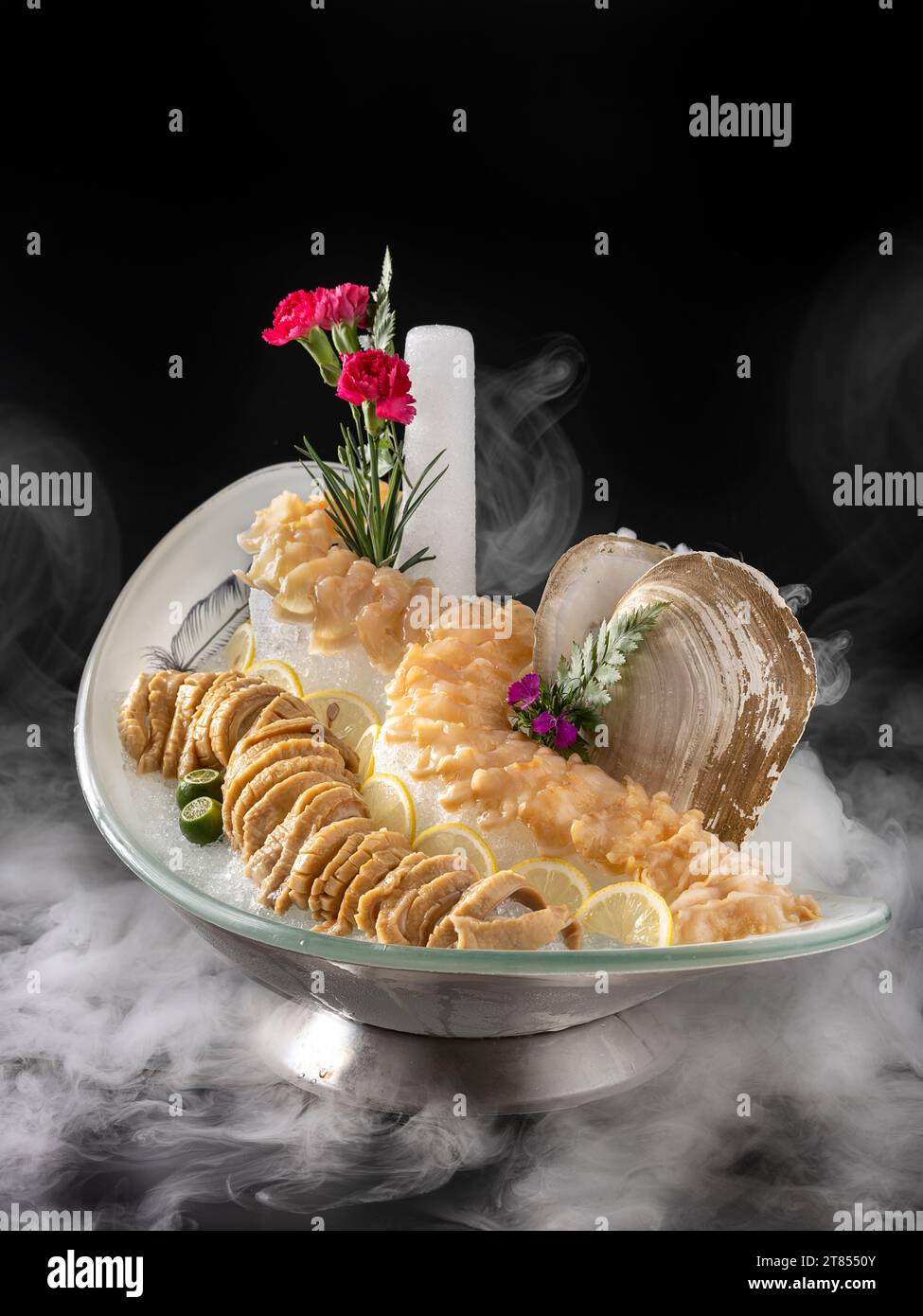 Geoduck clam,Japanese Geoduck, Mirugai on ice Stock Photo - Alamy