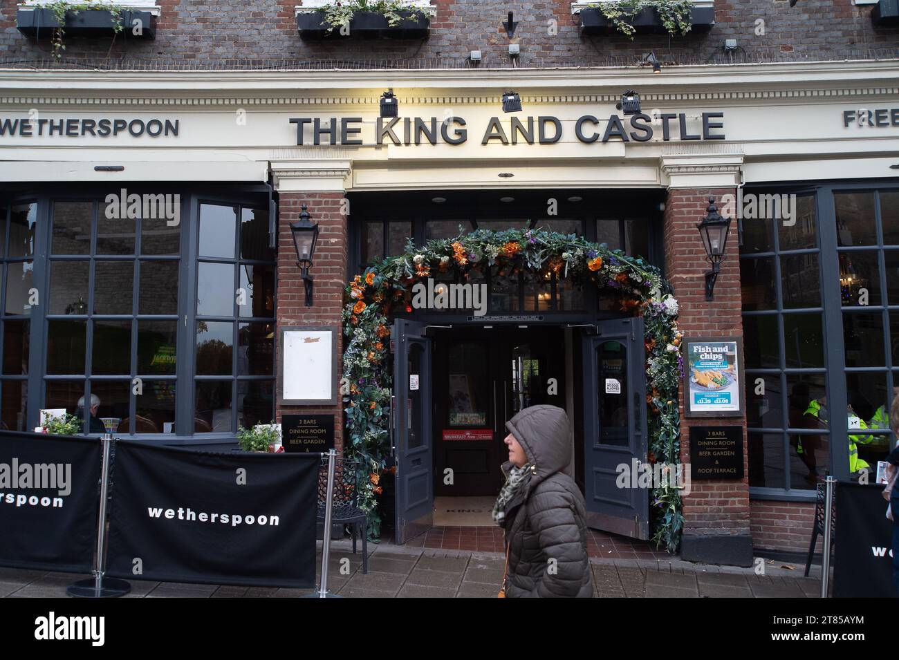 Windsor castle royal borough windsor hi-res stock photography and ...