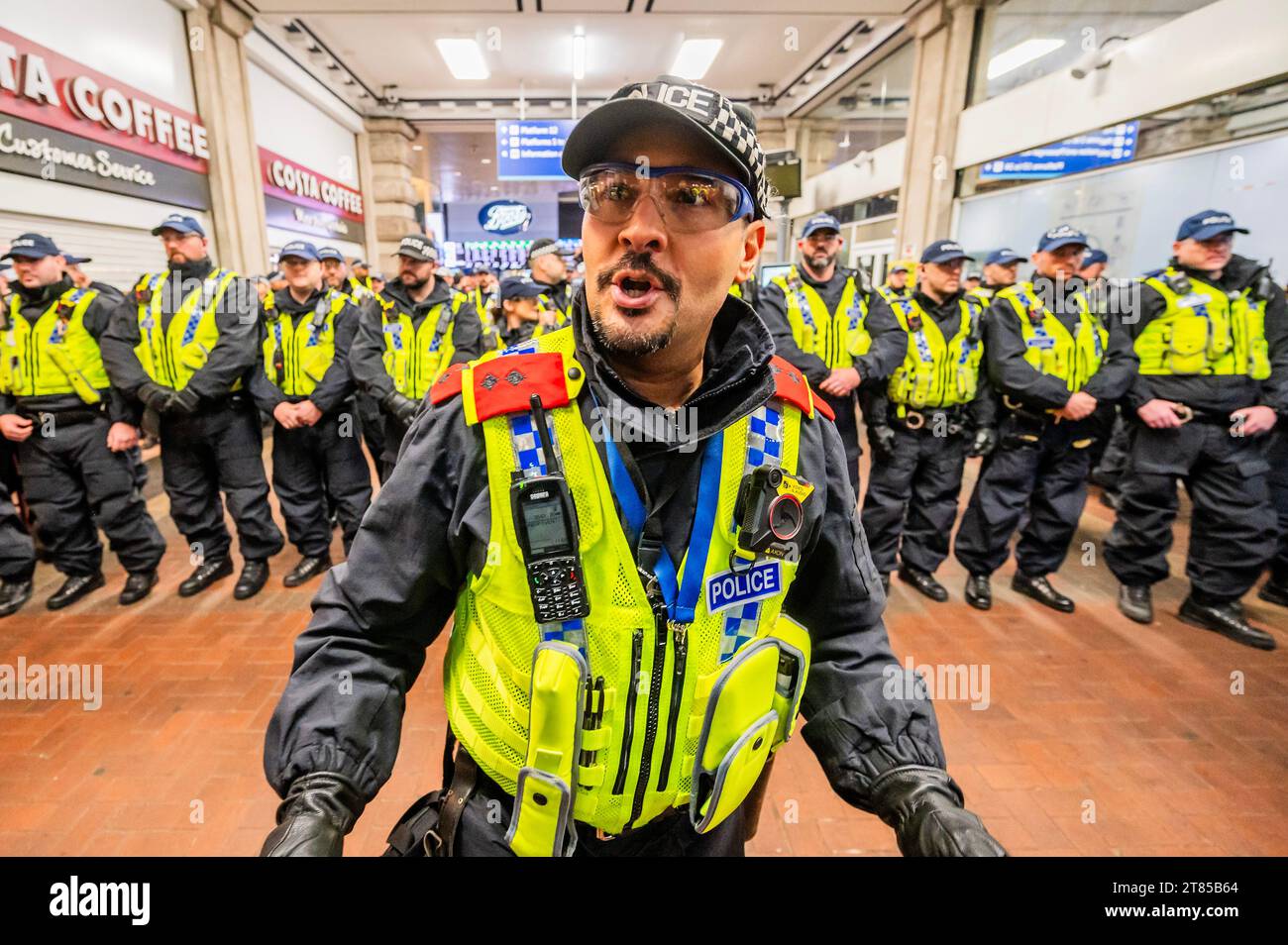 Advance formation hi-res stock photography and images - Alamy