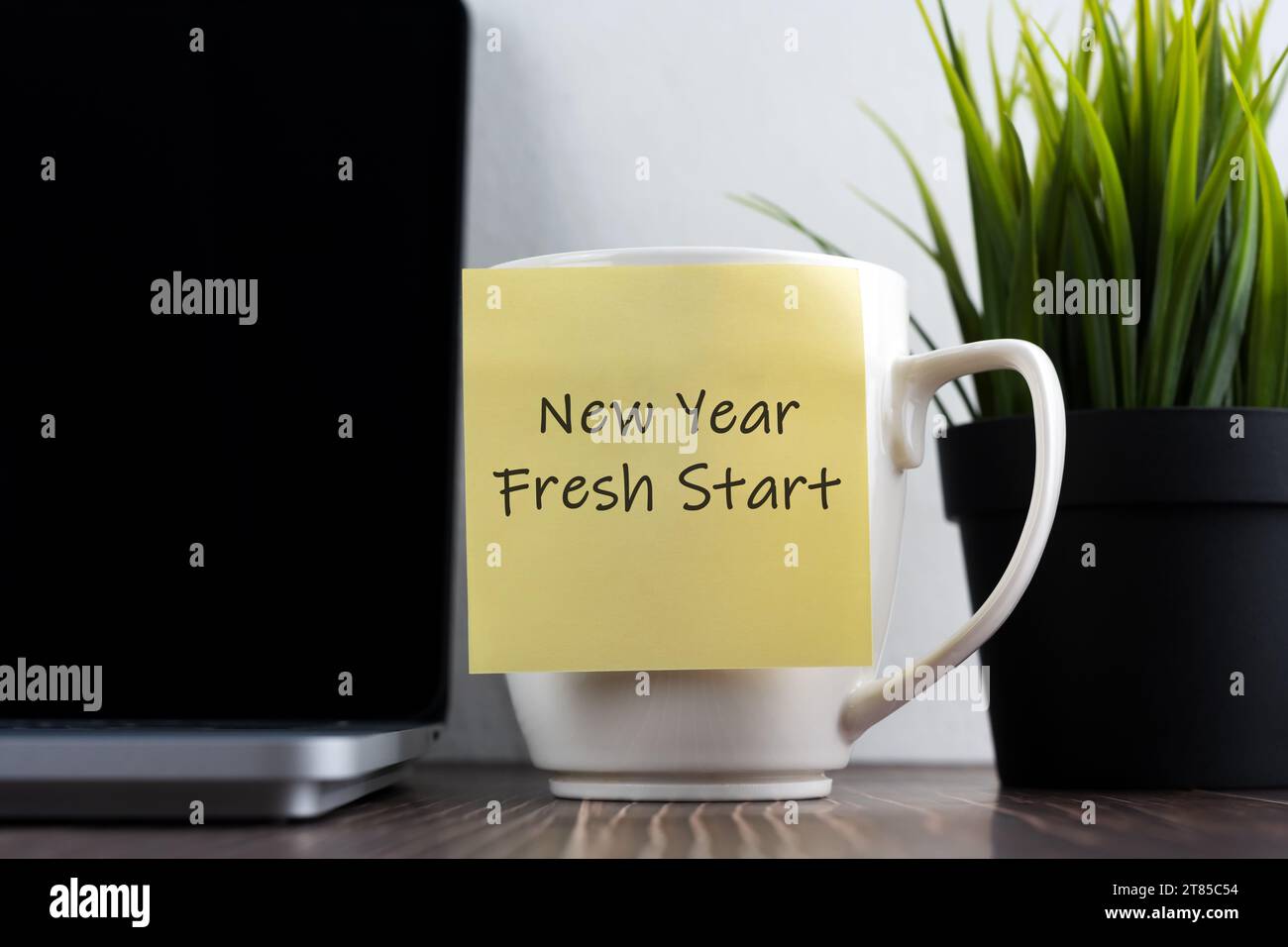 Sticky note with text New Year Fresh Start Stock Photo - Alamy