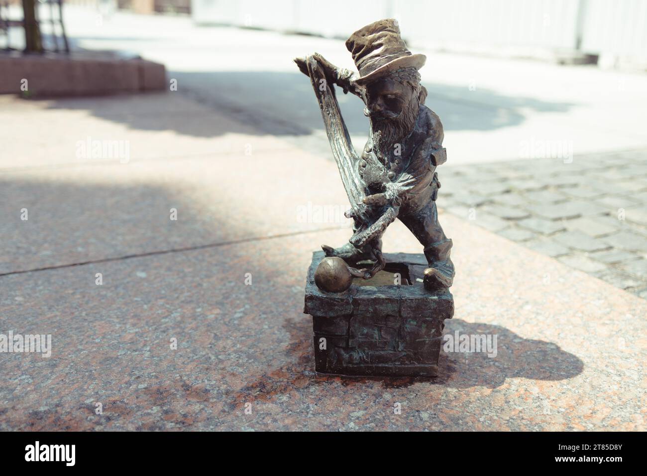 Small dwarf statue on the market square in Wroclaw Stock Photo - Alamy