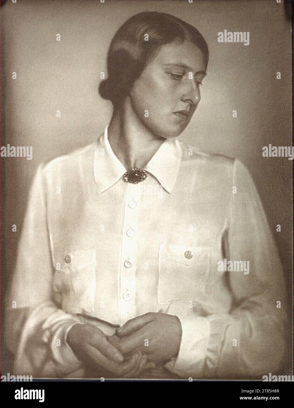 Rudolf Koppitz Anna Koppitz. Carbon print around 1930 Stock Photo - Alamy