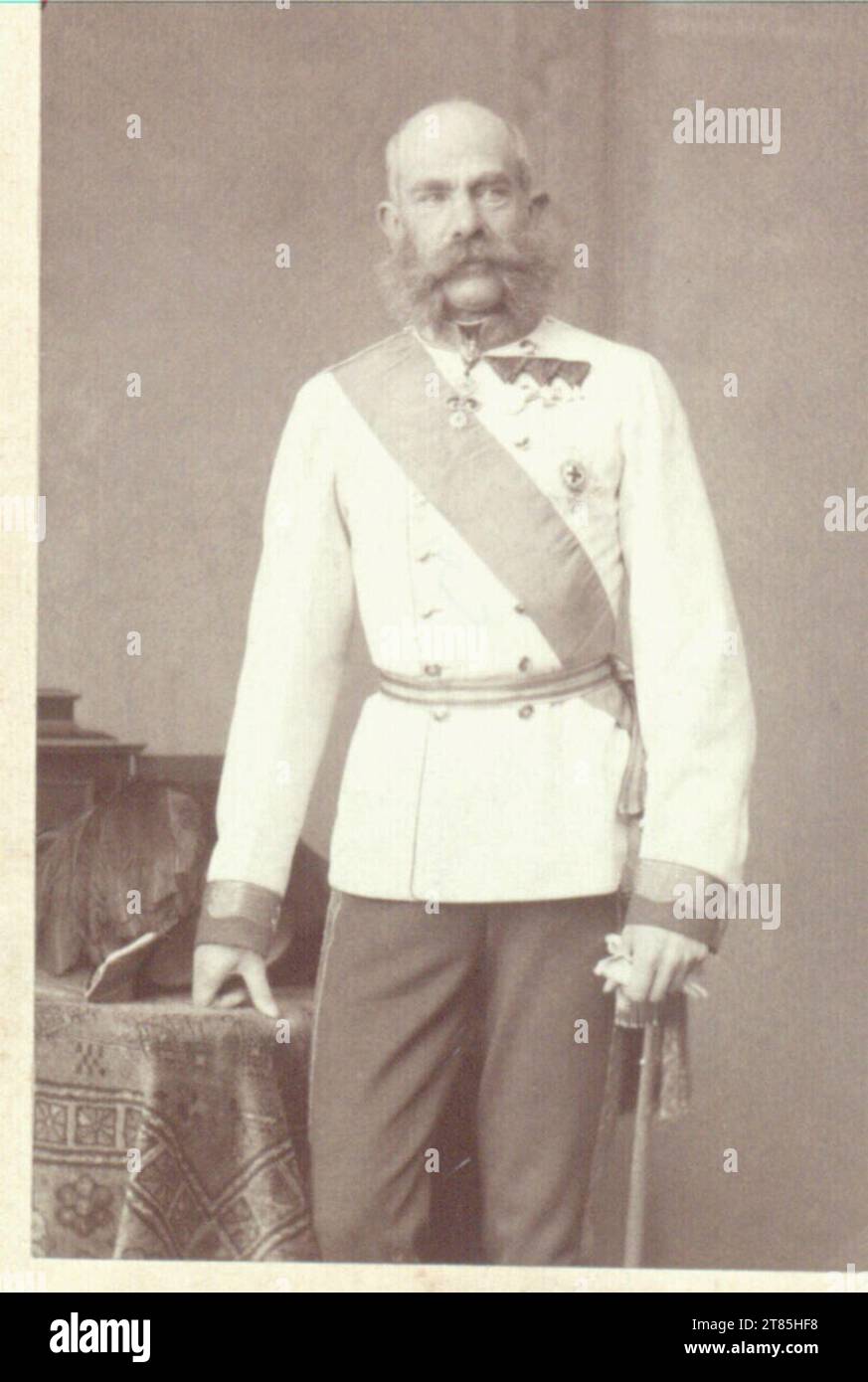 White uniform jacket hi-res stock photography and images - Alamy