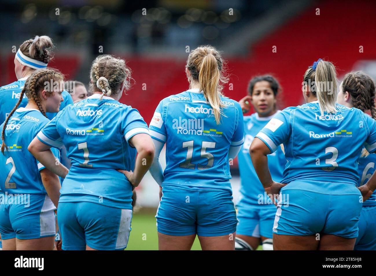 Sale Sharks Women Rugby players in a huddle Stock Photo - Alamy
