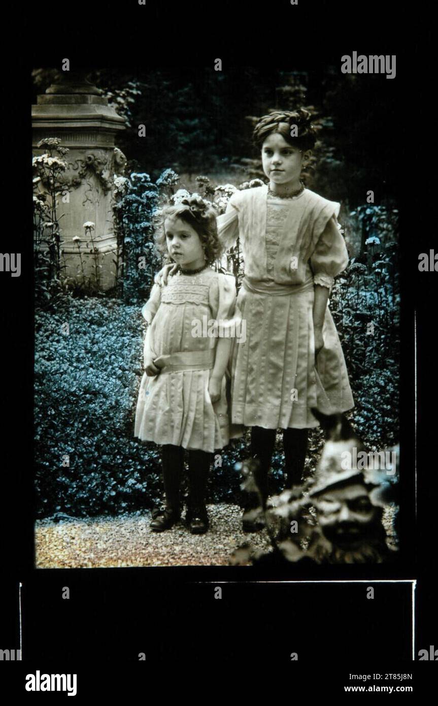 Richard Neuhauss Child portrait. Glass position before 1906 Stock Photo ...