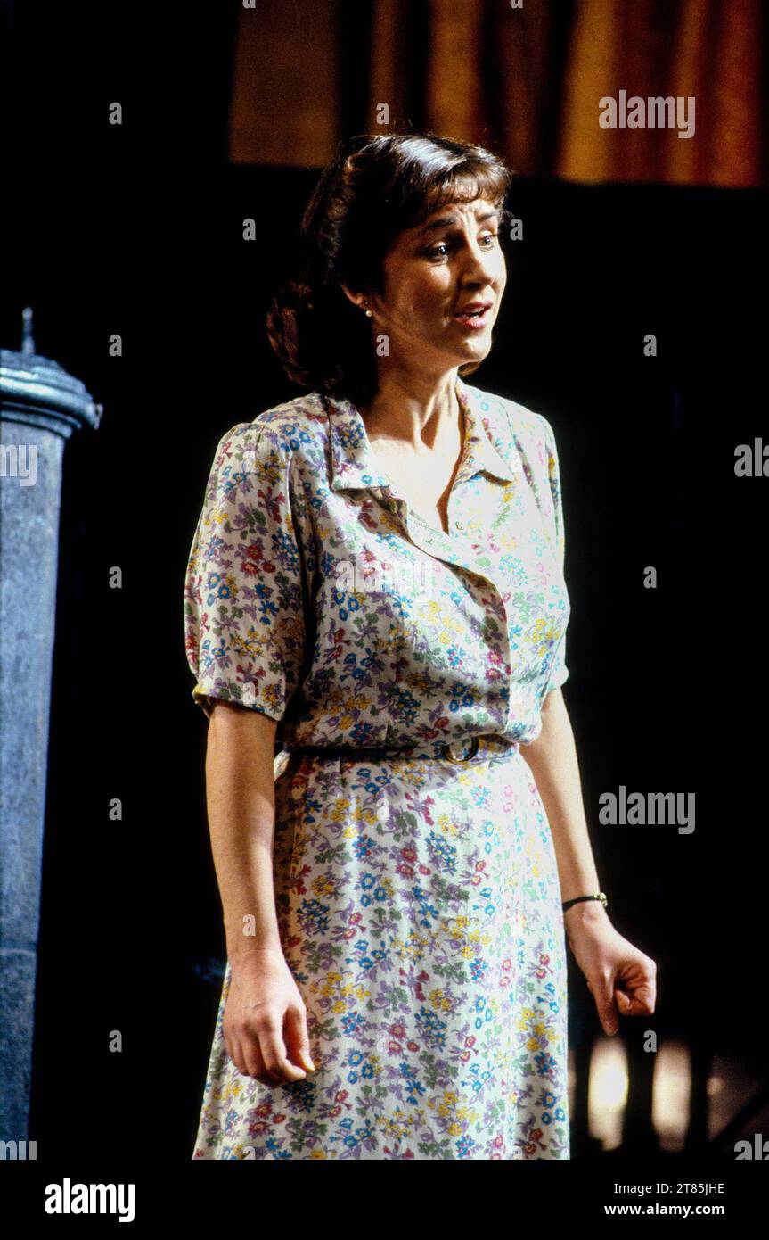 Lesley garrett hi-res stock photography and images - Alamy