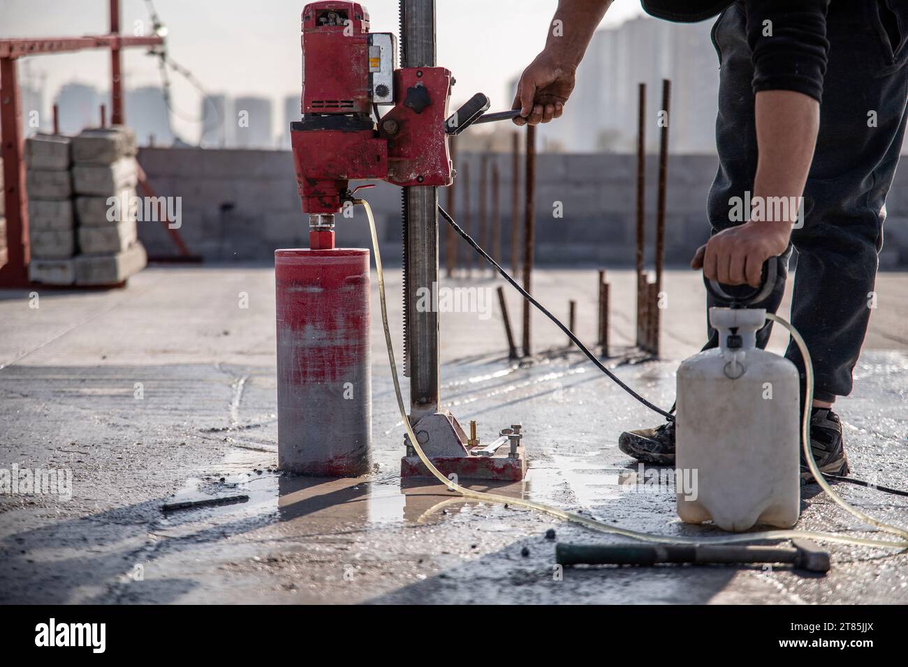 Pumping up pressure into a water tank for drilling a reinforced ...