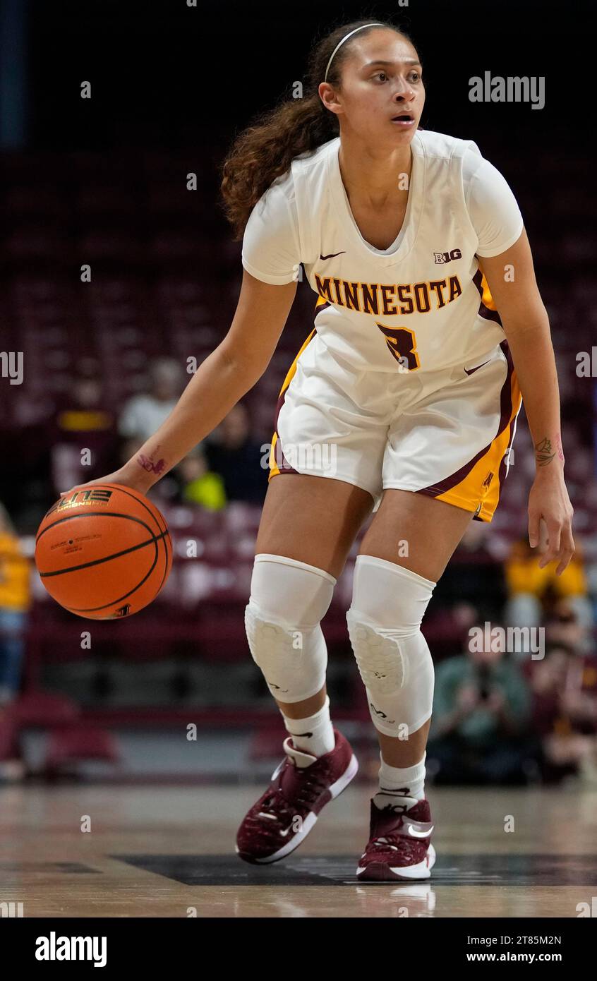 Minnesota guard Amaya Battle (3) dribbles down the court during the ...