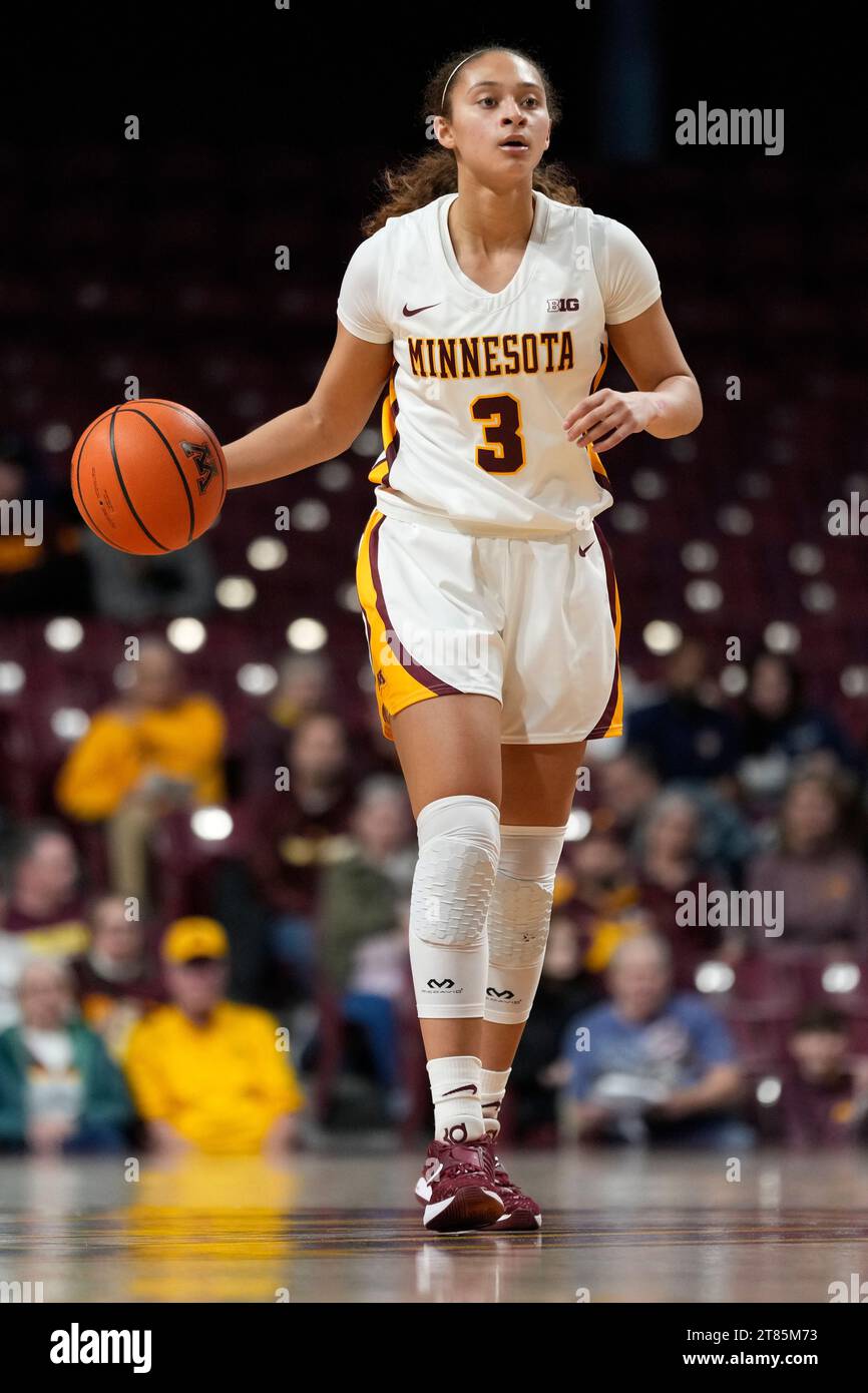Minnesota guard Amaya Battle (3) dribbles down the court during the ...