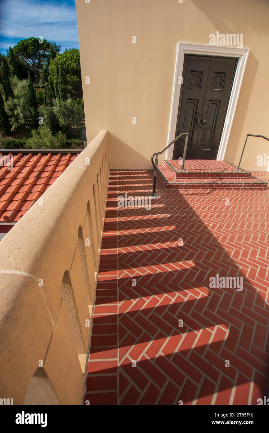 Getty villa statues hi-res stock photography and images - Alamy