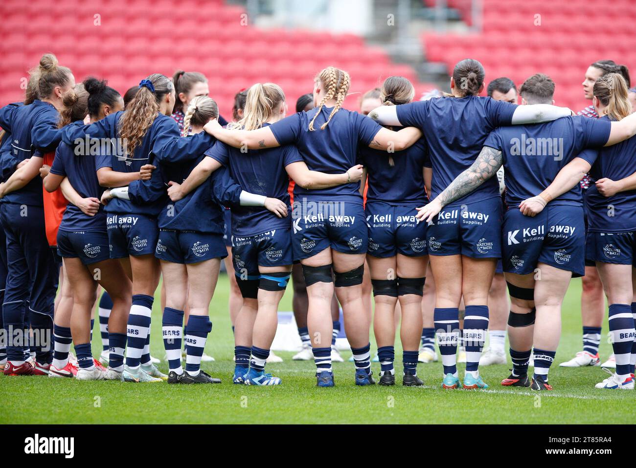 Bristol Bears Womens Rugby players in a huddle Stock Photo - Alamy