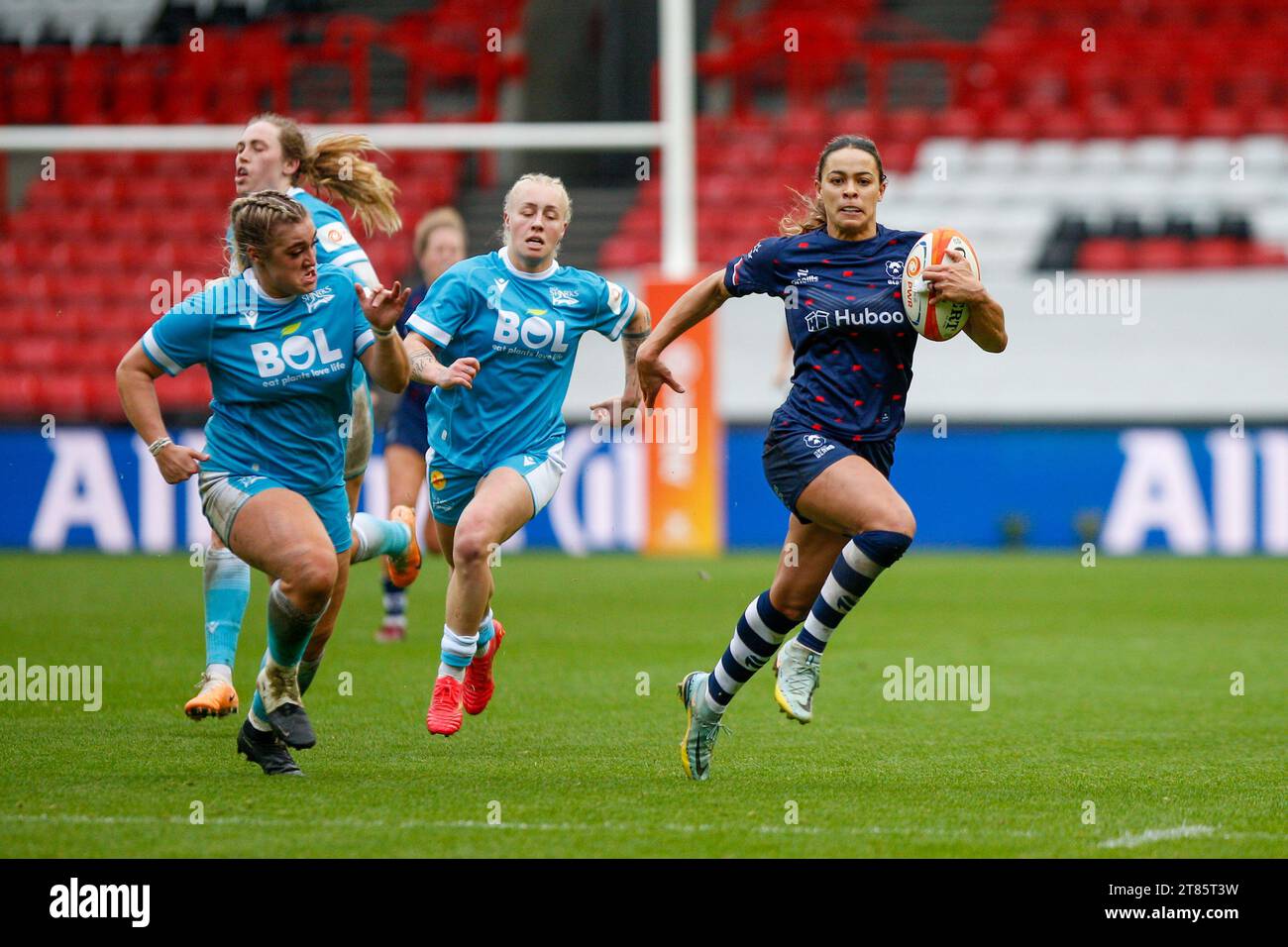 Bristol Bears Deborah Wills breaks for the try line Stock Photo - Alamy