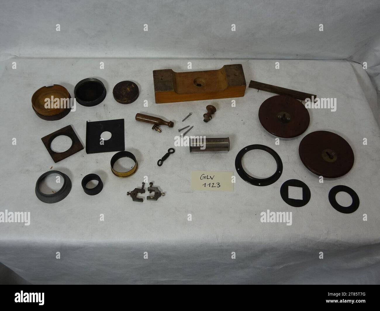 Cladding screws hi-res stock photography and images - Alamy