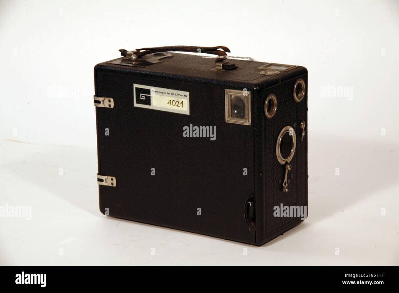ICA AG (Produzent in) Magazine box camera "Trilby 18" - 9 x 12. Wood ...