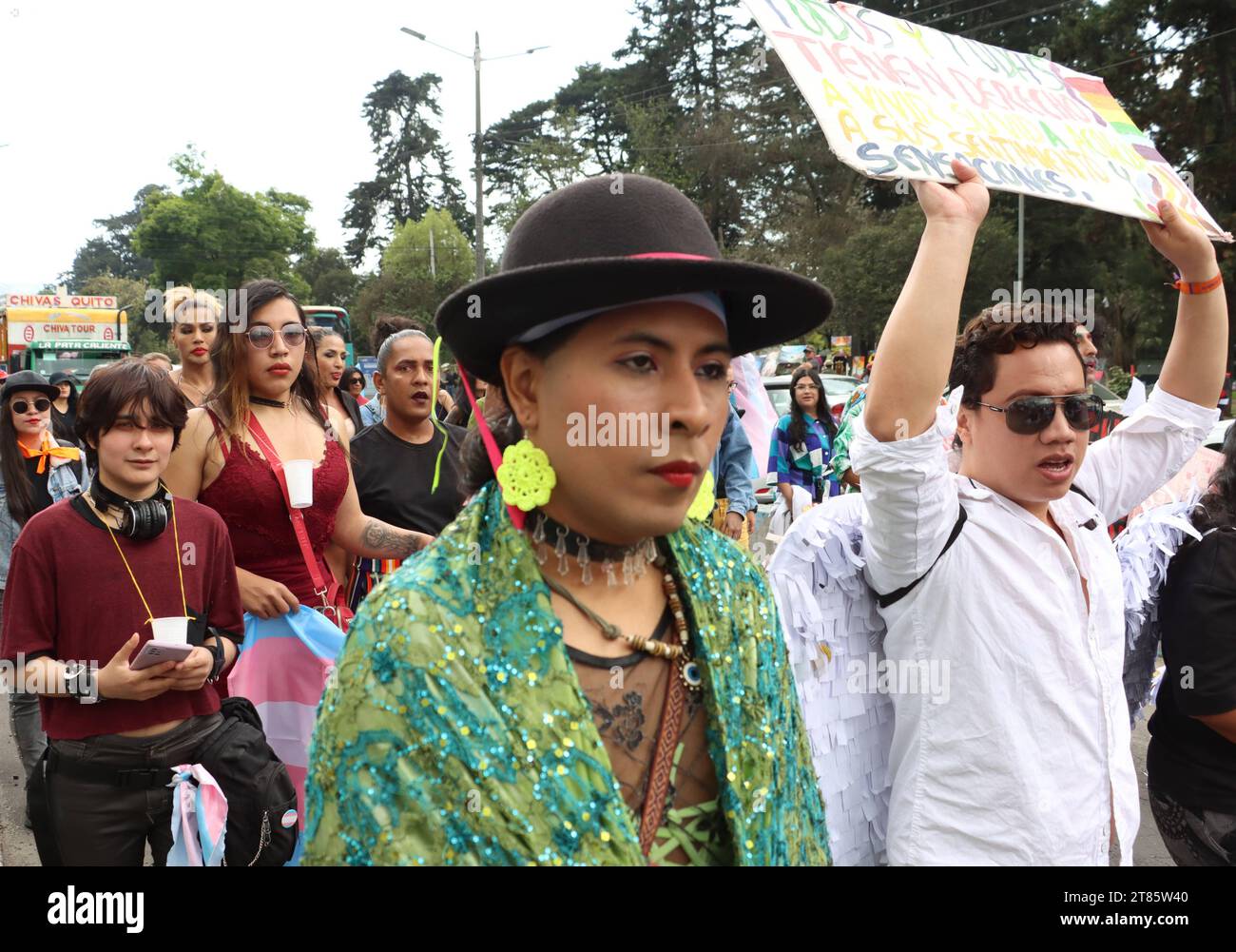 MARCHA POR LOS DERECHOS TRANSGENERO Quito, sabado 18 de noviembre del ...