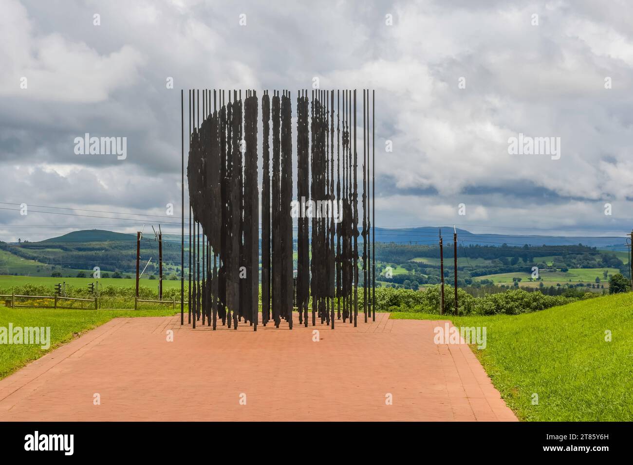 Mandela sculpture howick hi-res stock photography and images - Alamy