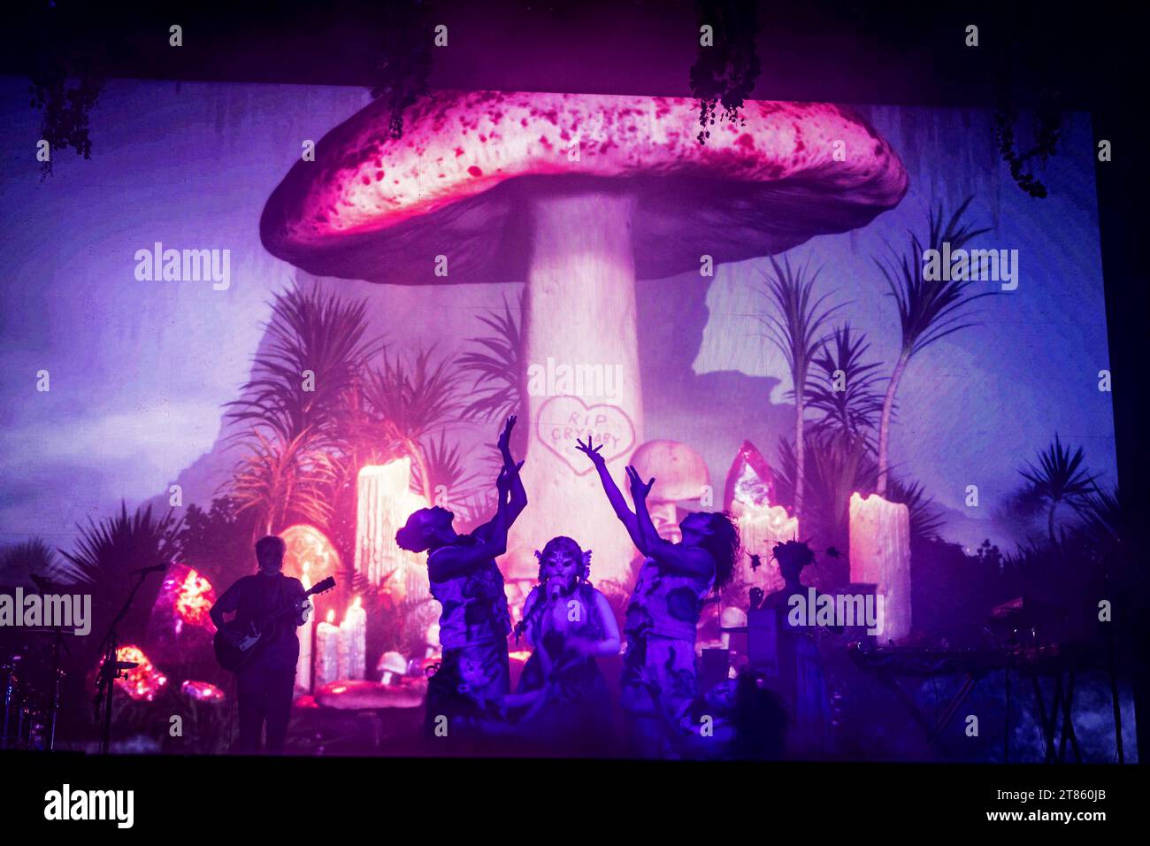 Melanie martinez photos hi-res stock photography and images - Alamy