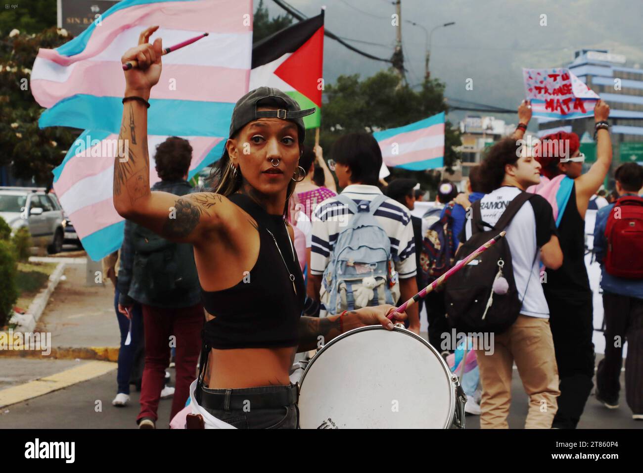 MARCHA POR LOS DERECHOS TRANSGENERO Quito, sabado 18 de noviembre del ...