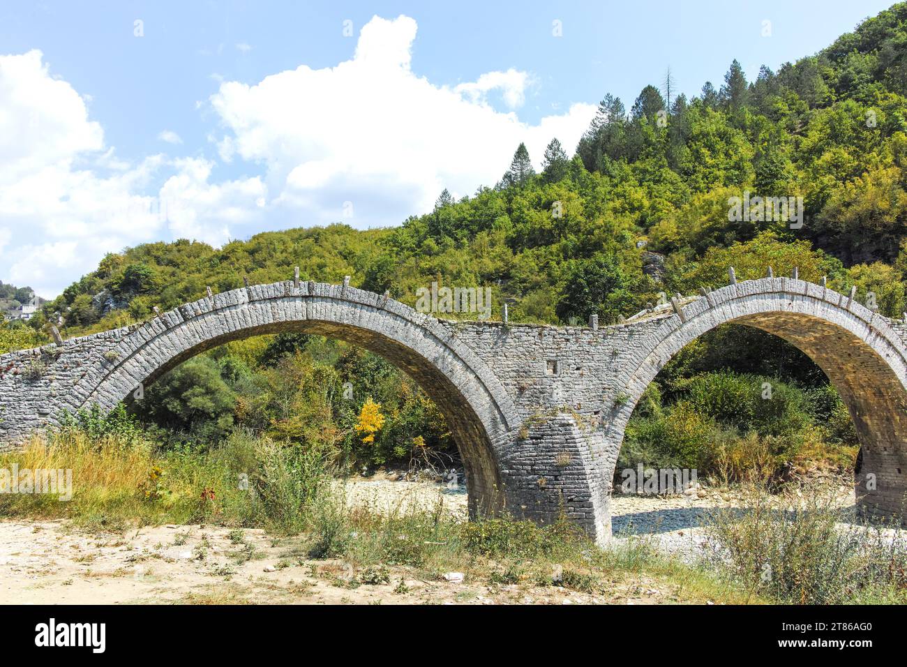 Amazing view of Medieval Plakidas (Kalogeriko) Bridge at Pindus ...