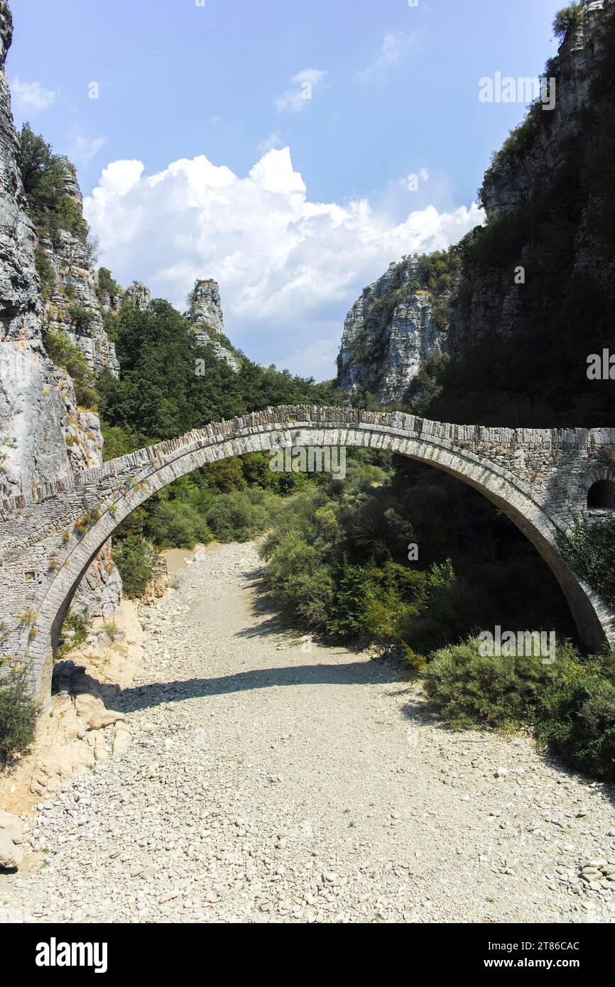 Amazing view of Kokkorou stone bridge at Pindus Mountains, Zagori ...