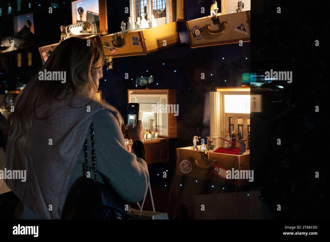 Manhattan, USA. 17th Nov, 2023. Consumers observe the first unveilings ...