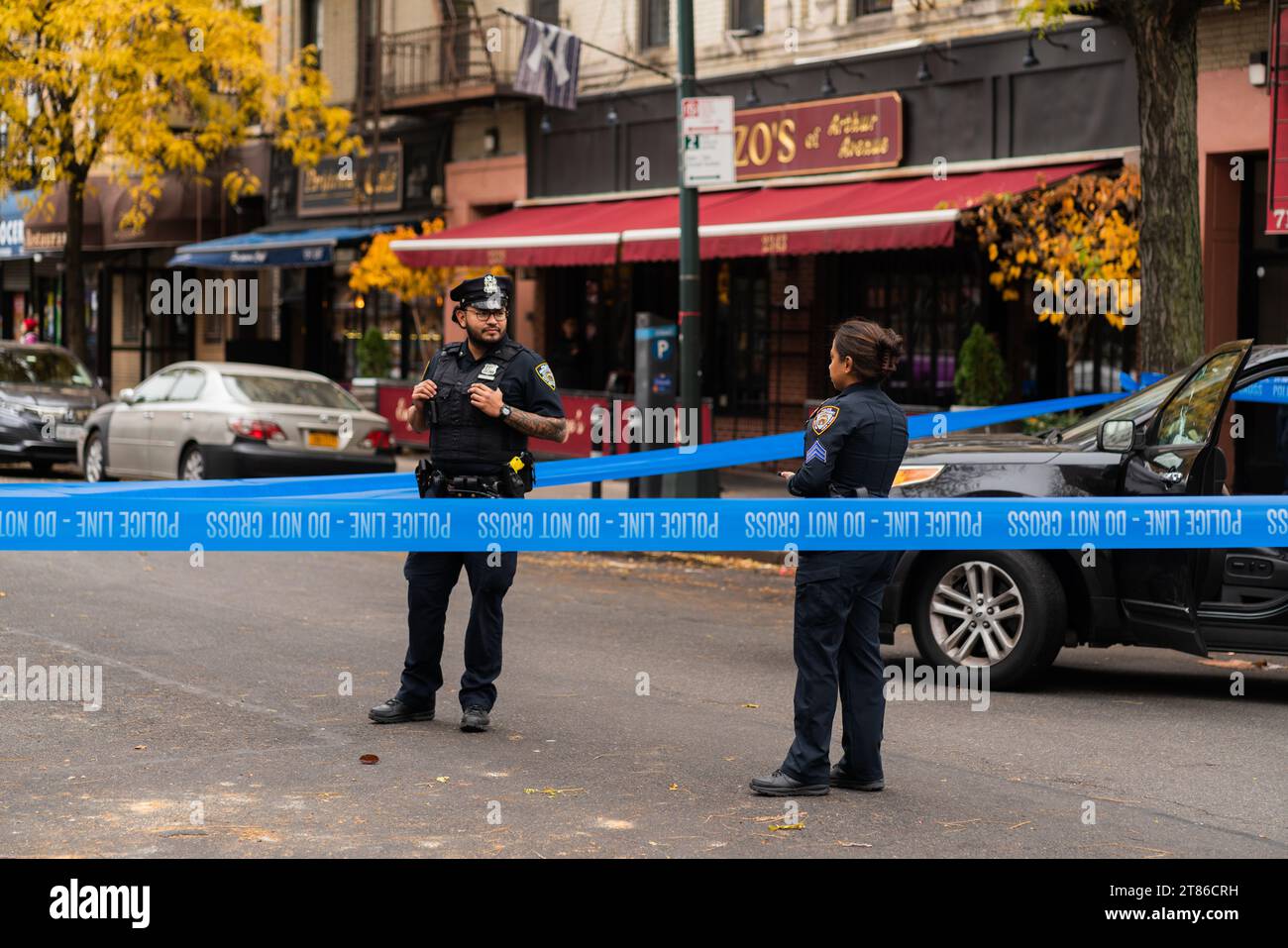 Bronx, USA. 18th Nov, 2023. Bronx homicide detectives investigate the ...