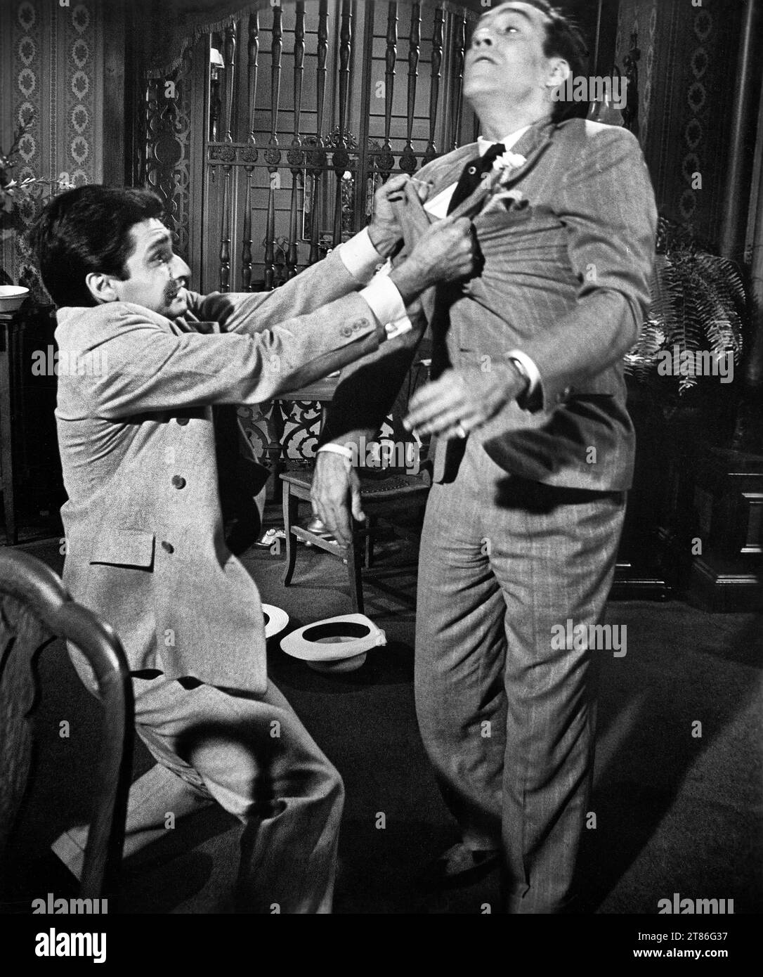 Jason Robards, (right), on-set of the film, "The St. Valentine's Day ...