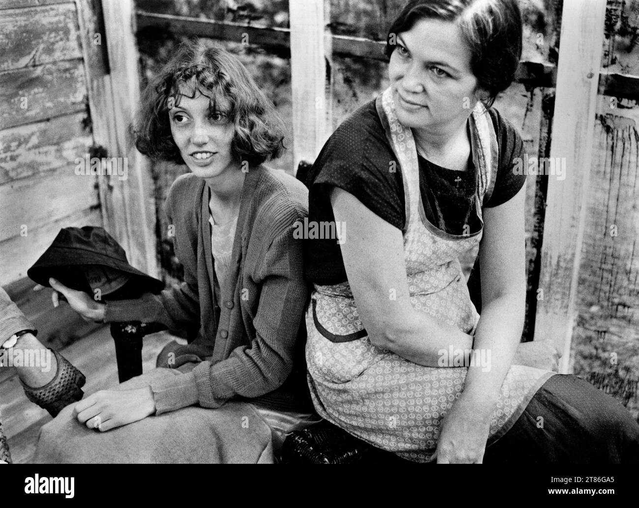 Shelley Duvall, Louise Fletcher, on-set of the film, "Thieves Like Us ...