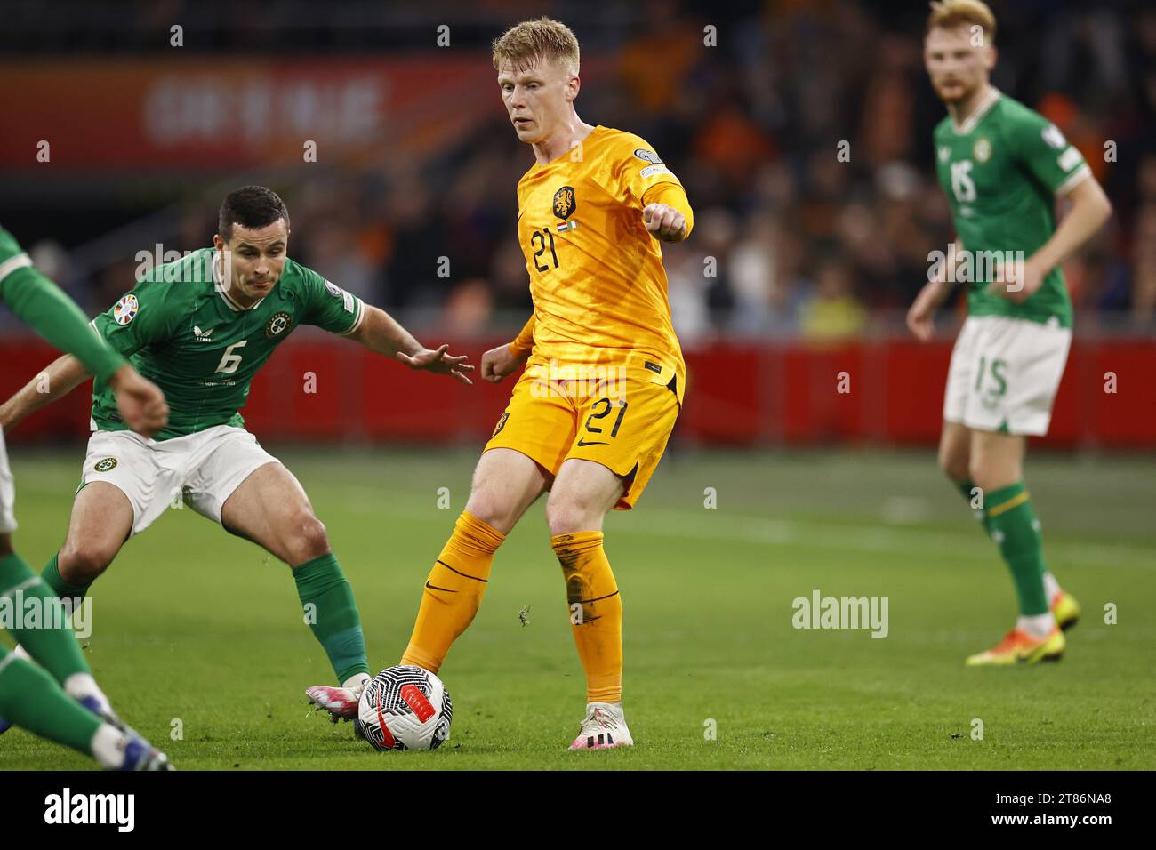 AMSTERDAM - (l-r) Josh Cullen of Ireland, Jerdy Schouten of Holland ...