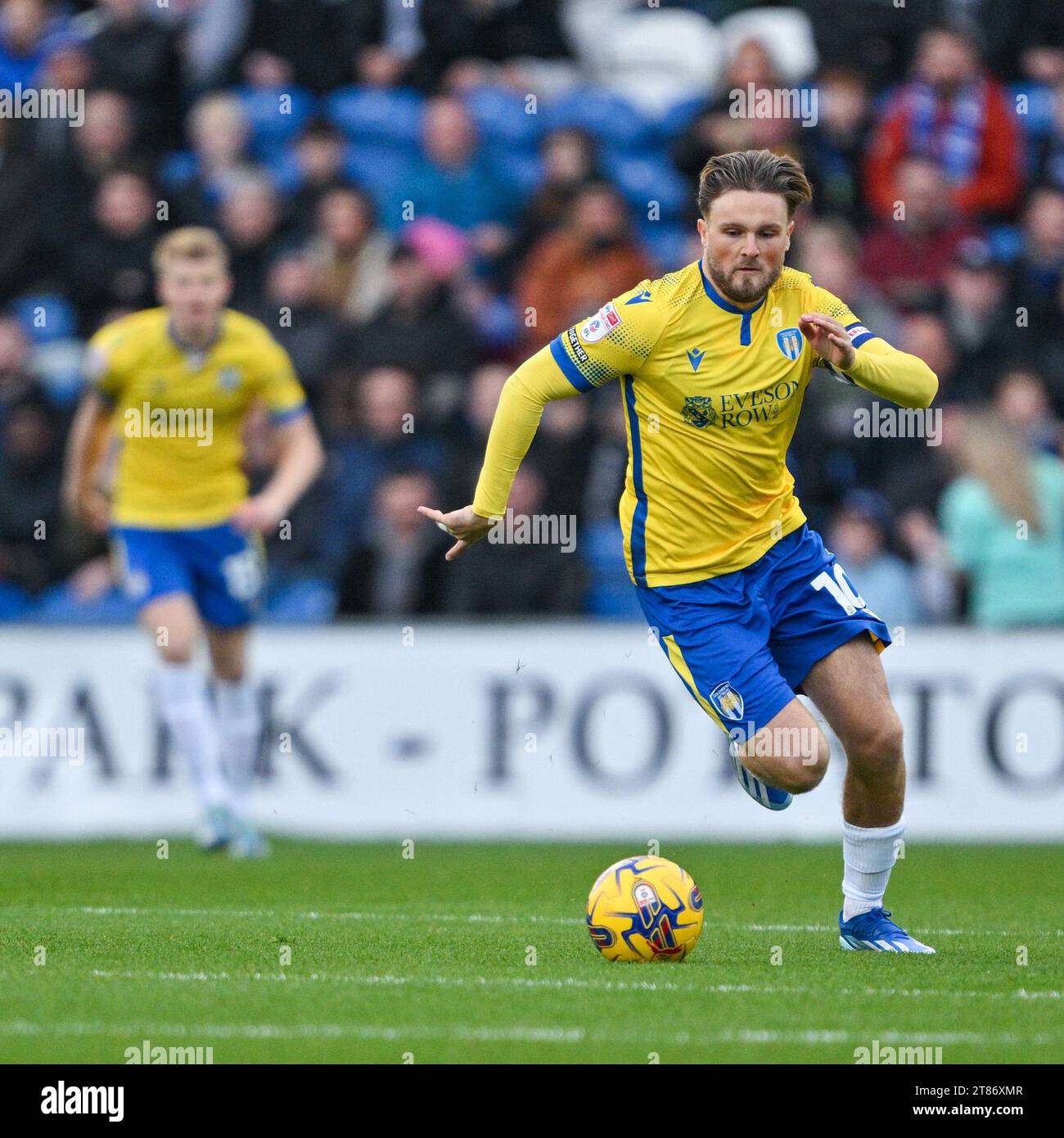 Stockport, UK. 18th Nov, 2023. Noah Chilvers 10# of Colchester United ...
