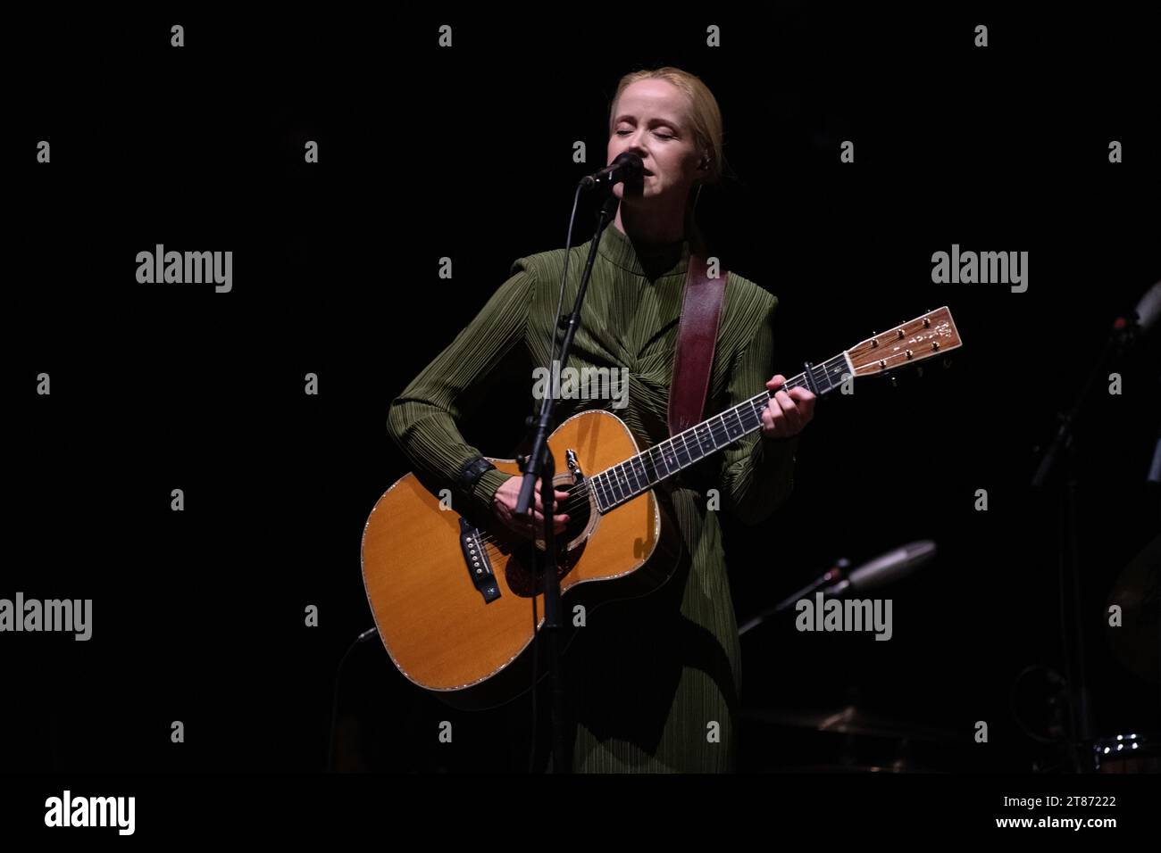 Tina dico helgi jonsson cantante hi-res stock photography and images ...