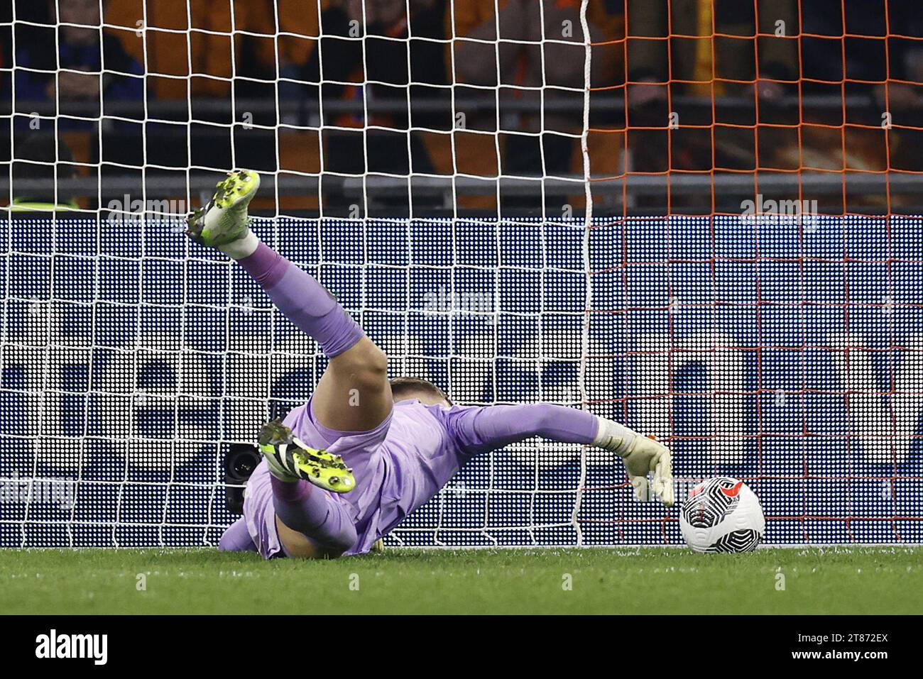 AMSTERDAM - Holland goalkeeper Bart Verbruggen during the European ...
