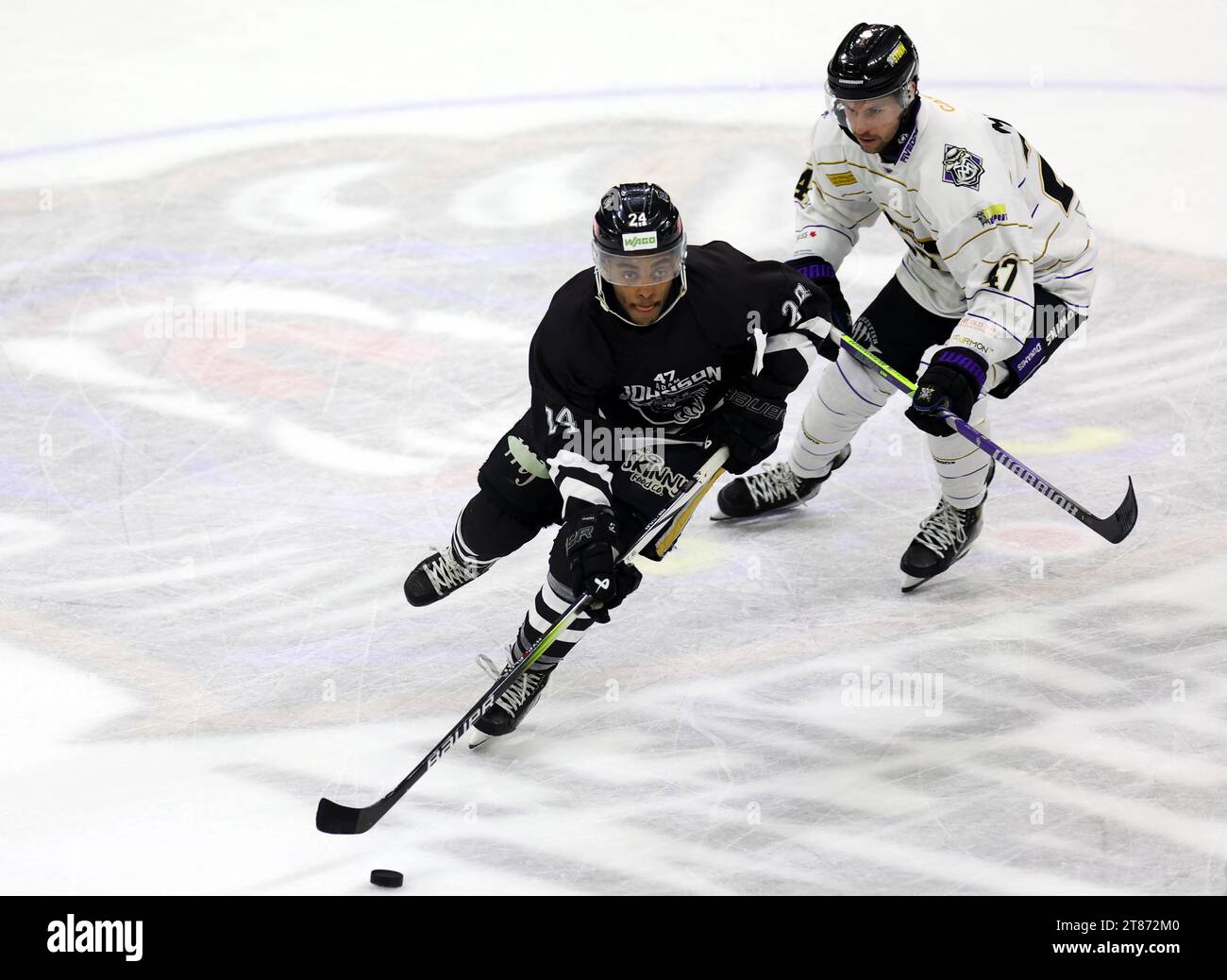 Adam johnson nottingham panthers hi-res stock photography and images ...