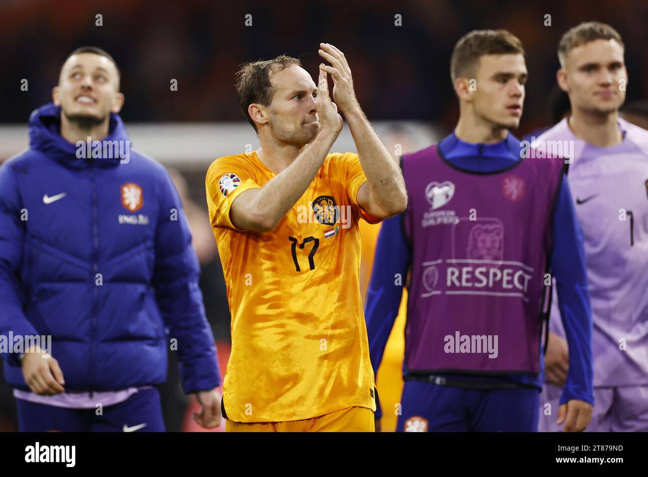 AMSTERDAM - (l-r) Holland goalkeeper Justin Bijlow, Daley Blind of ...