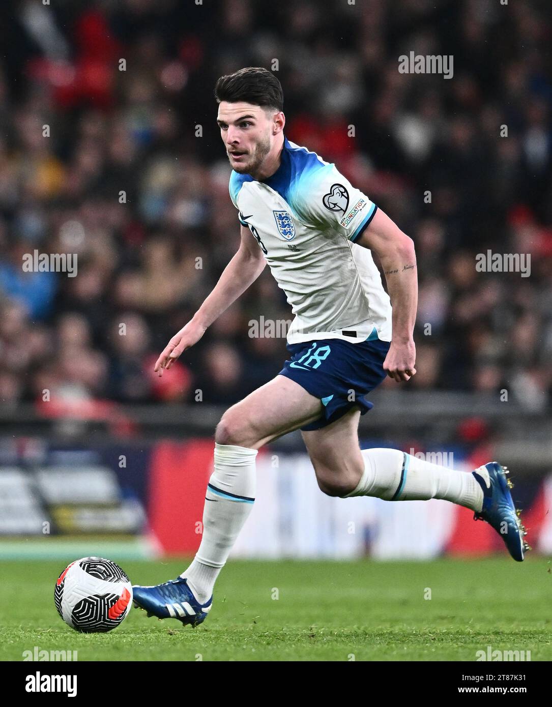 LONDON, ENGLAND - November 17: Declan Rice of England of England during ...