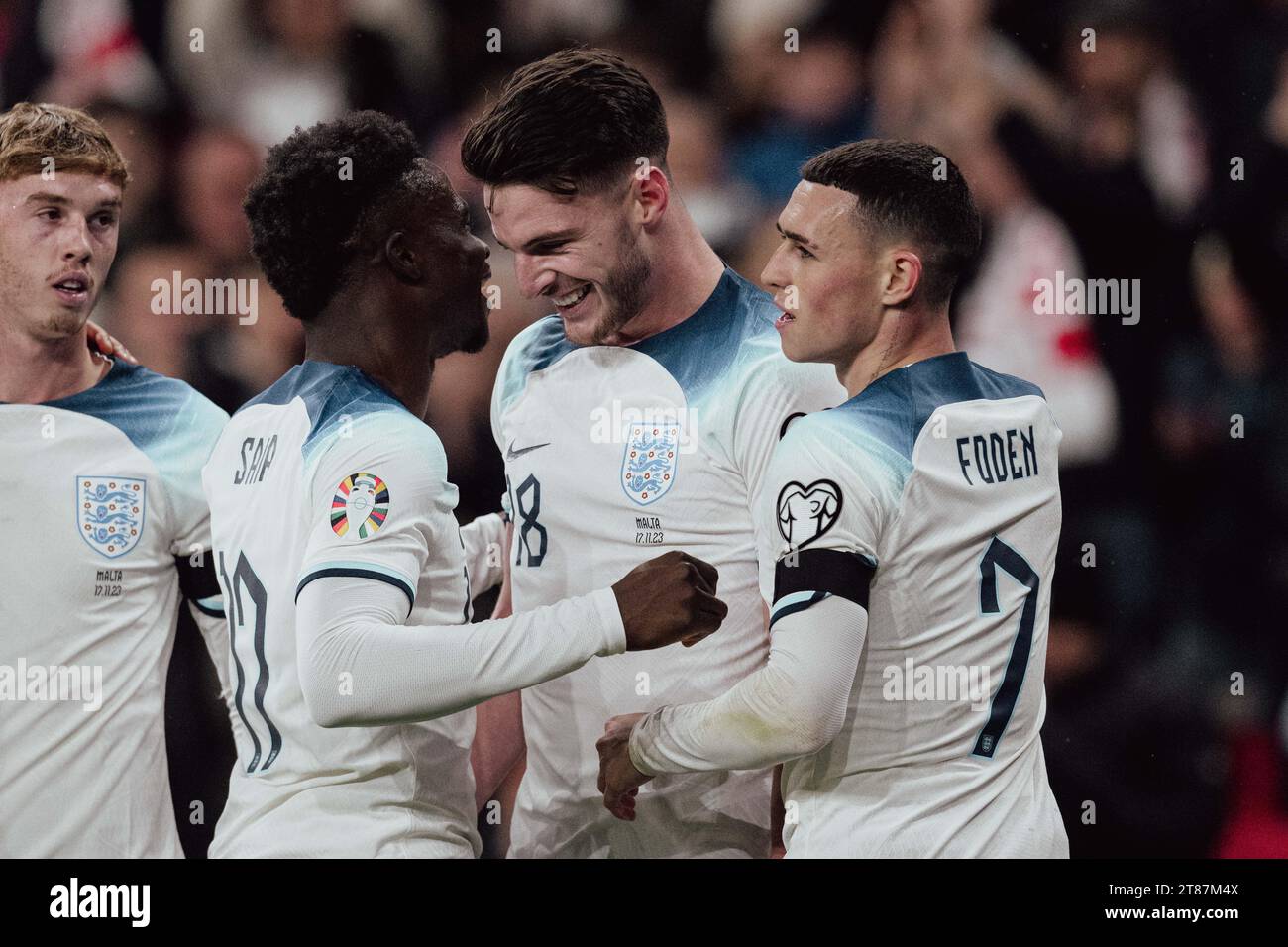 LONDON, ENGLAND - November 17: Declan Rice of England and Phil Foden of ...