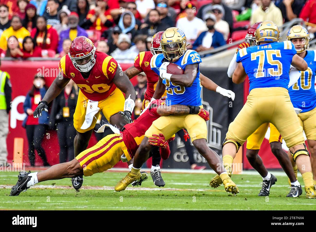 Los Angeles, CA. 18th Nov, 2023. UCLA Bruins running back TJ Harden (25 ...