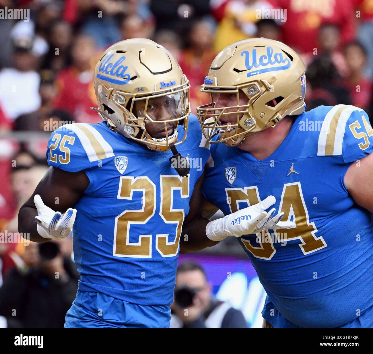 LOS ANGELES, CA - NOVEMBER 18: UCLA Bruins running back TJ Harden (25 ...